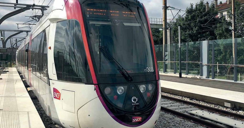 ÎdF. La nouvelle ligne du T11 Express exploitée à moitié en privé ...
