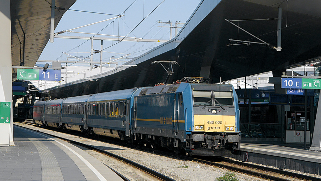 Les Traxx série 480 hongroises à Vienne Hbf - Rail Passion