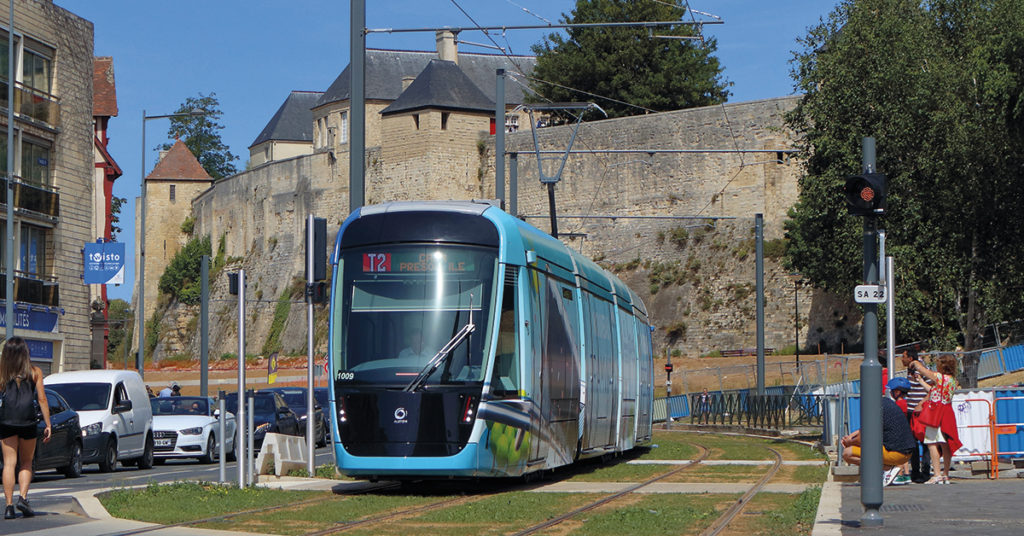 Caen a inauguré son tram fer - Rail Passion