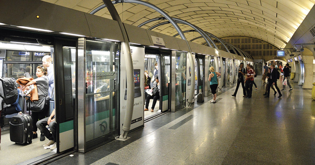 Des portes palières pour les lignes 14, 16 et 17 du métro - Rail Passion