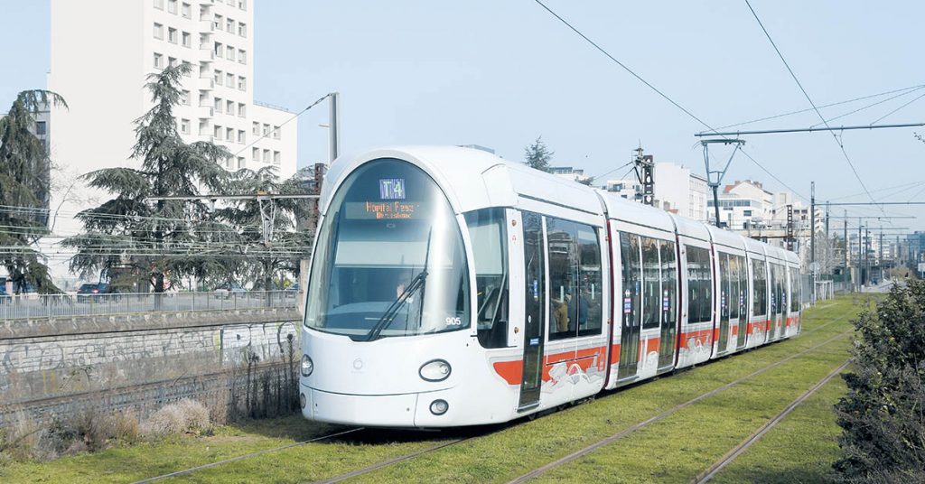 La-rame-905-un-Citadis-402-NG-sur-la-ligne-T4-tram-lyon - Rail Passion